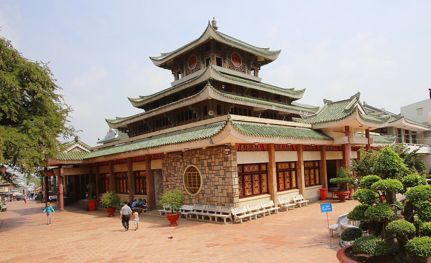 Ba Chua Xu Temple in An Giang - Mekong Delta Attractions