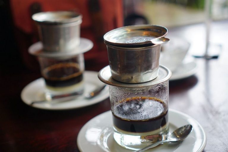 Amazing beverages to beat the summer heat of Vietnamese street