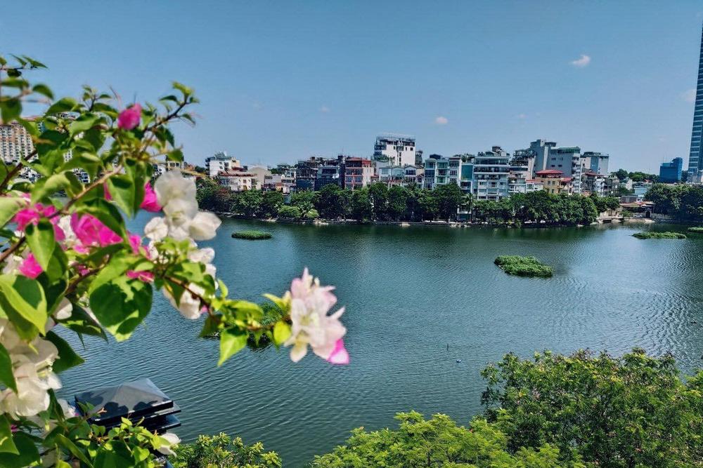 Lakes - The “other beautiful side” of an elegant Hanoi | Lakes in Hanoi