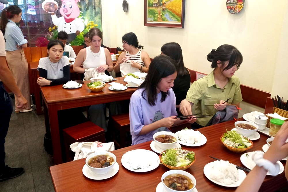 Ha Noi City Tour full day - Roaming Around Vibrant Cityscape