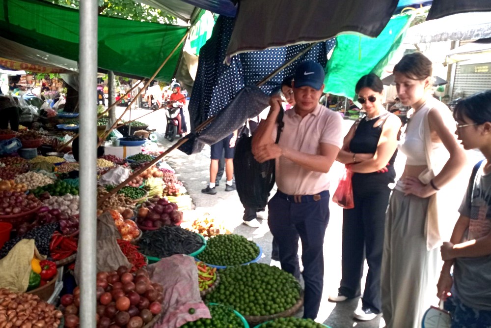 Ha Noi City Tour full day - Roaming Around Vibrant Cityscape