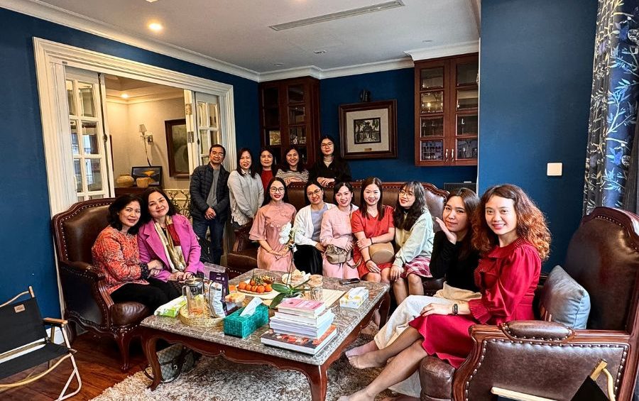 Eviva Tour 2024 Spring Greetings | EvivaTour.com